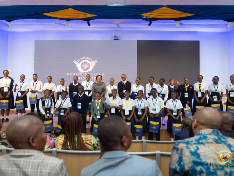 Denise Nyakeru Tshisekedi sensibilise les élèves du Lualaba sur la bourse Excellentia | Actualite.cd